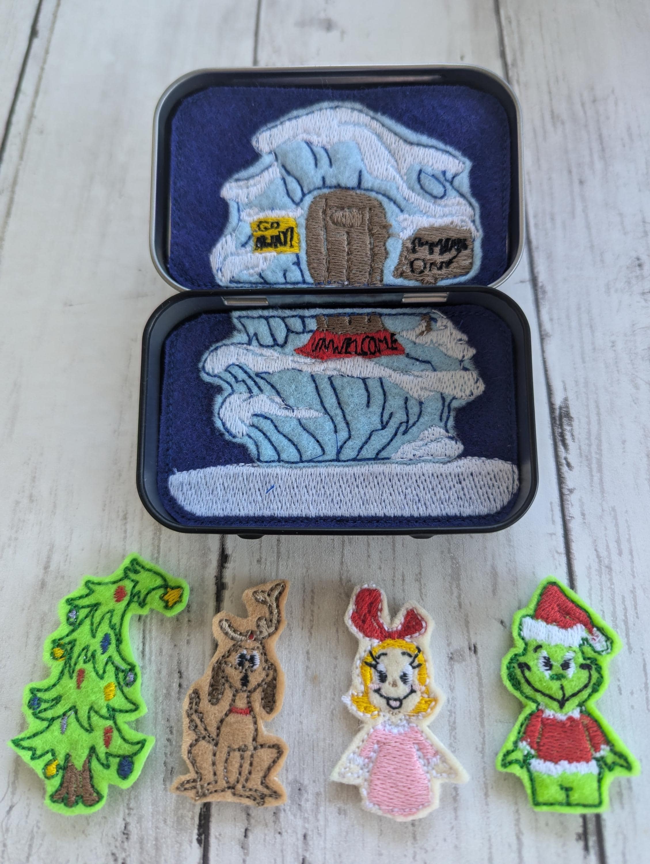 Grinch Pocket Playset, Tin Playset, Pretend Play, Quite Time Play, - Etsy