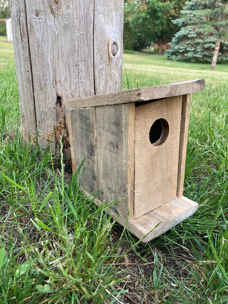 Reclaimed Pallet Wood Birdhouse - Etsy
