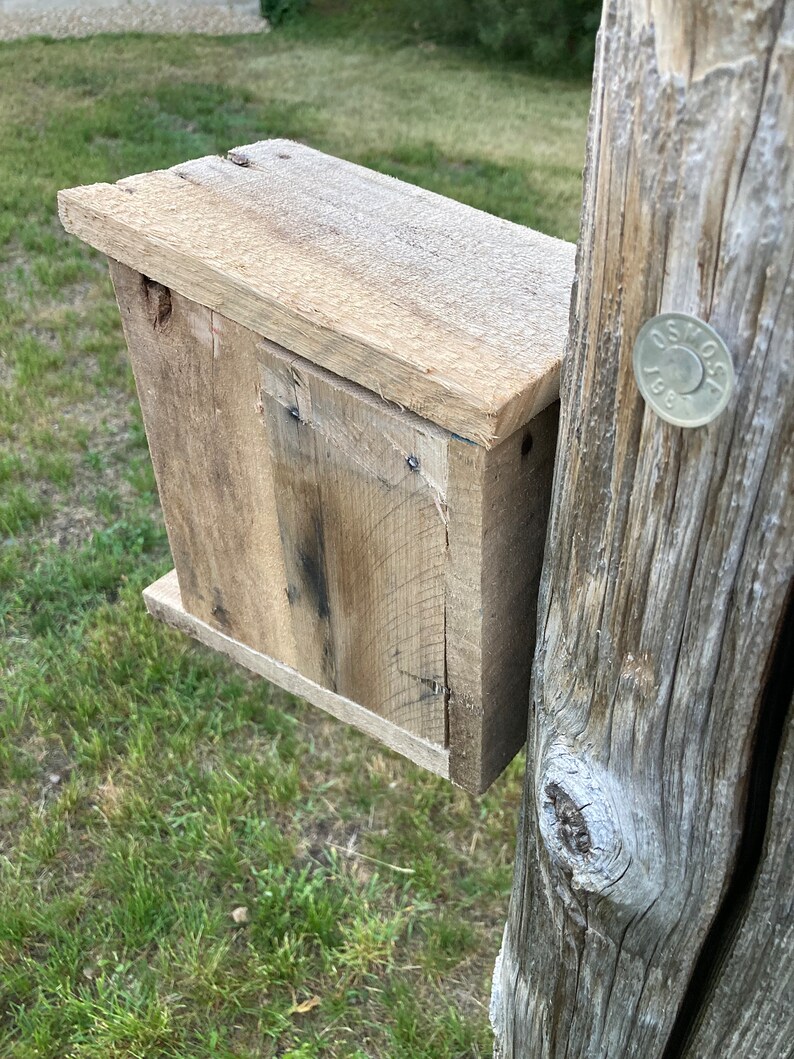 Reclaimed Pallet Wood Birdhouse - Etsy