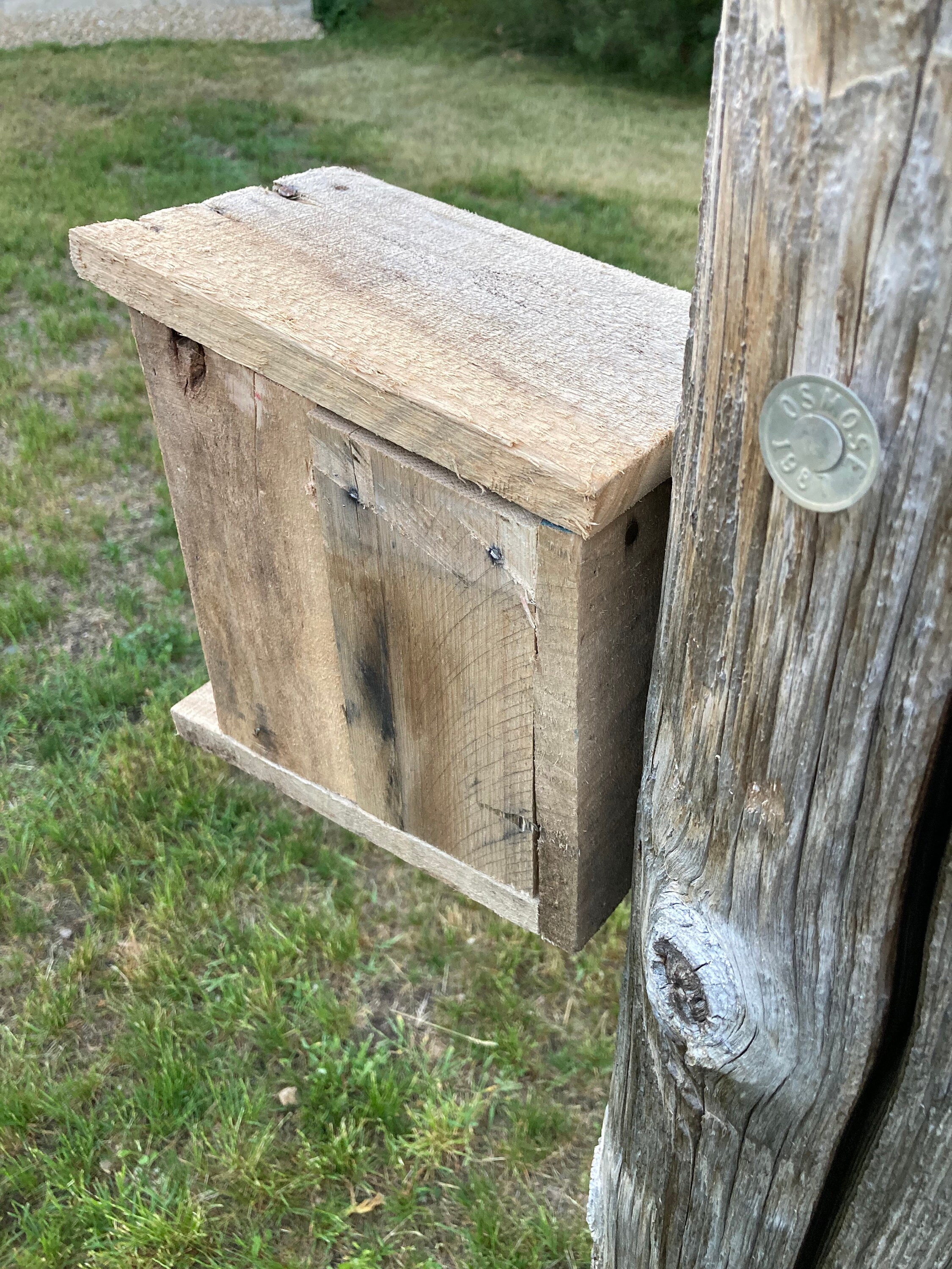 Reclaimed Pallet Wood Birdhouse - Etsy Canada