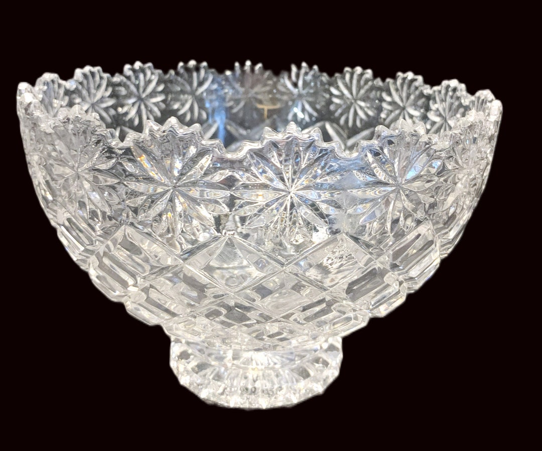Vintage Lead Crystal Bowl With Sawtooth Floral Rim and Diamond Pattern ...