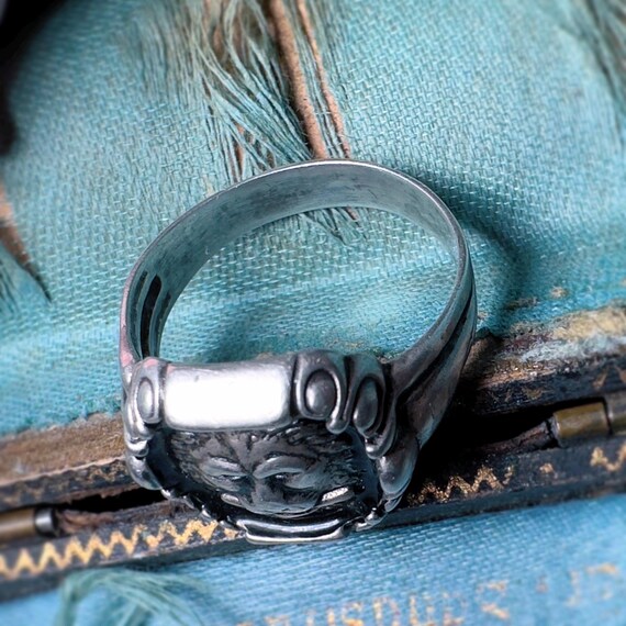 Antique Silver Lion Ring – Repoussé Lion Head with St… - Gem