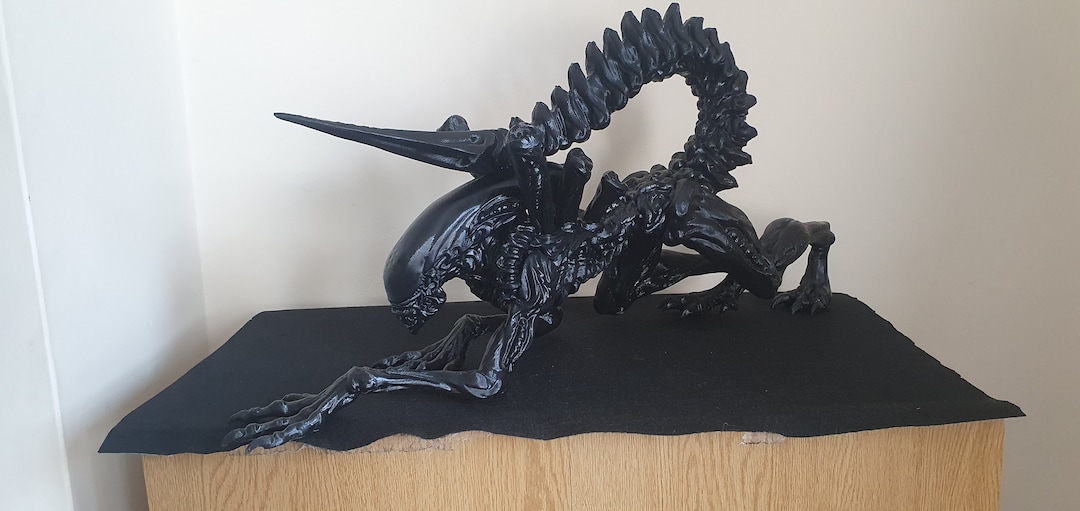 Alien Skincrawler 3d Printed and Painted Model - Etsy