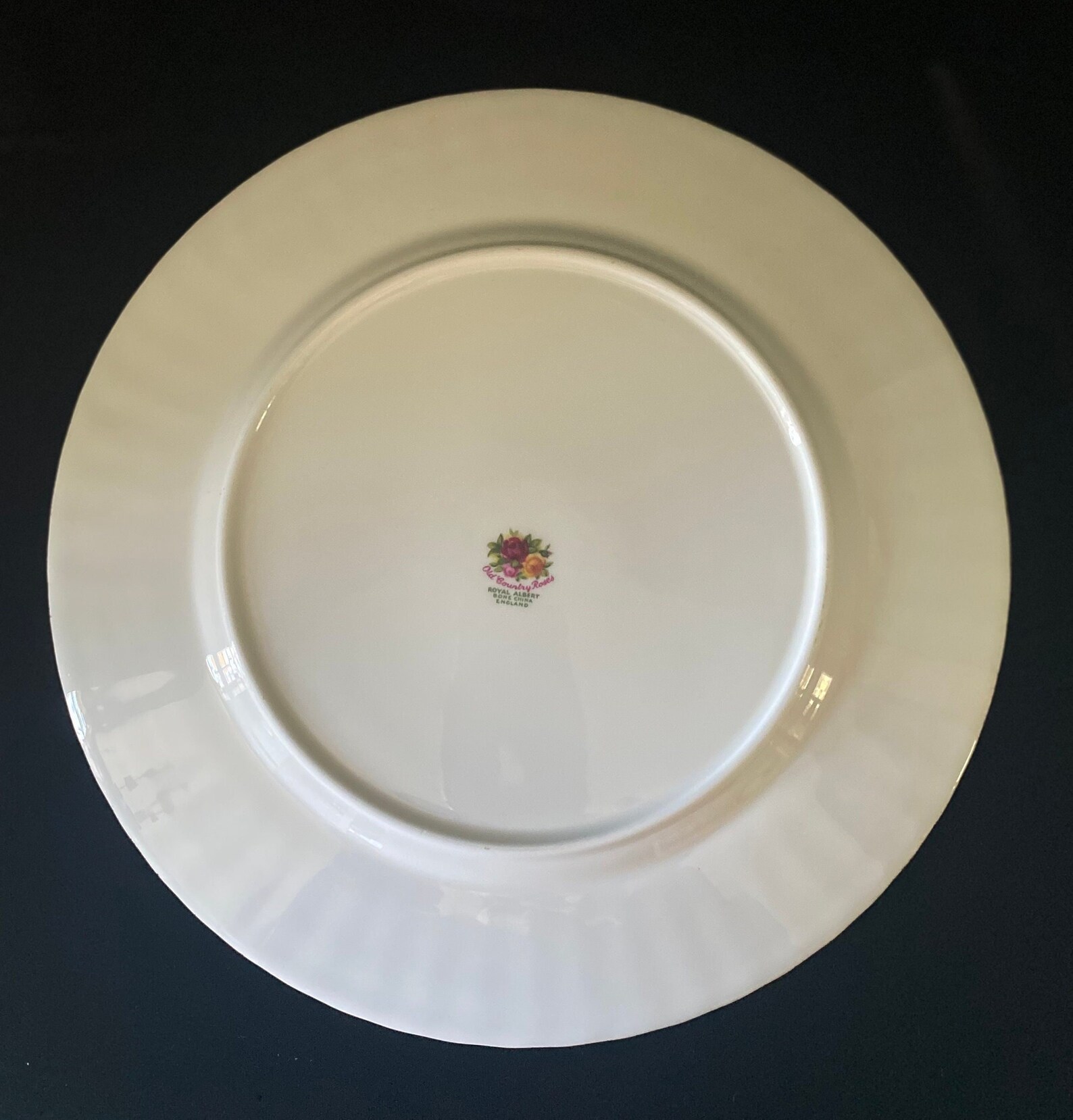 Prince Albert "old Country Roses" Dinner Plates, 10-3/8 Inch, Burgundy ...