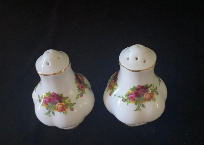 Prince Albert "old Country Roses" Salt and Pepper Shakers, Burgundy and ...