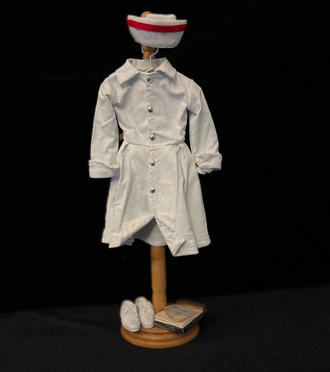 Vintage Traditional White Nurse's Uniform Figurine, 9-1/2 Inches Tall ...