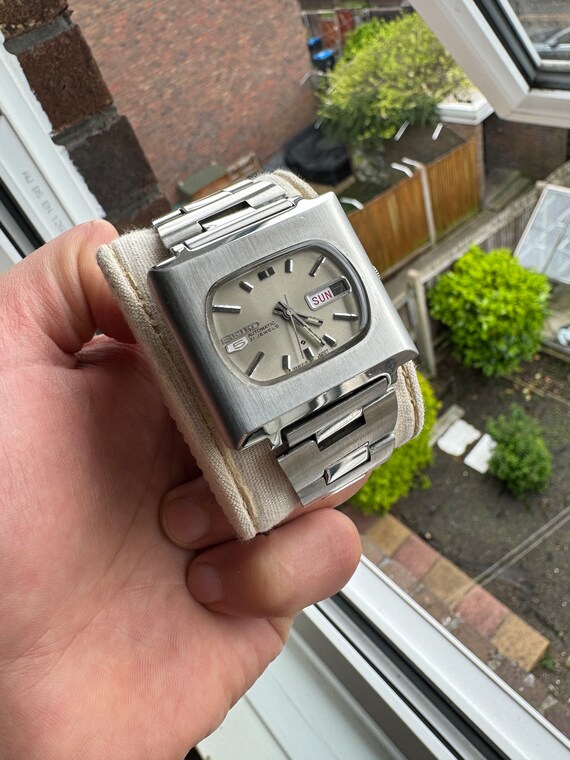 Super Vintage Seiko 5 square model - Gem