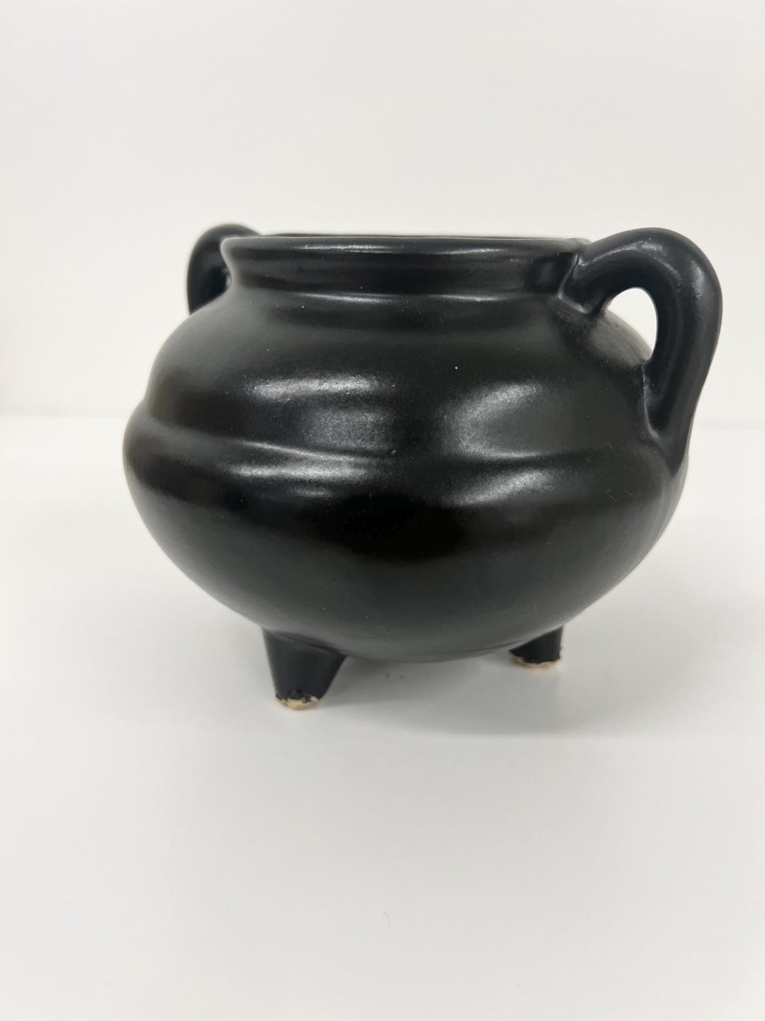 Black Roseville Ohio Three Footed Cauldron / RRP Black Cauldron / Black ...