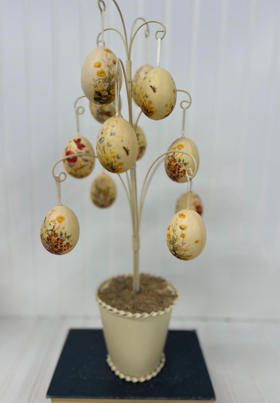 Vintage 19-inch Metal Easter Tree With 12 Hanging Decoupage Eggs ...