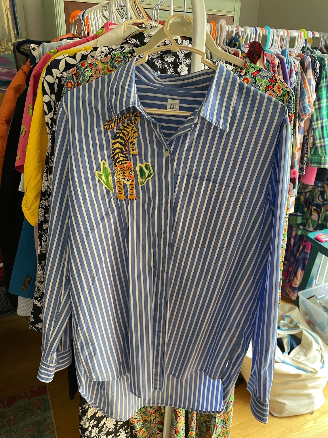 Hand-embroidered Unique Tiger Blue & White Striped Size S Button-up ...