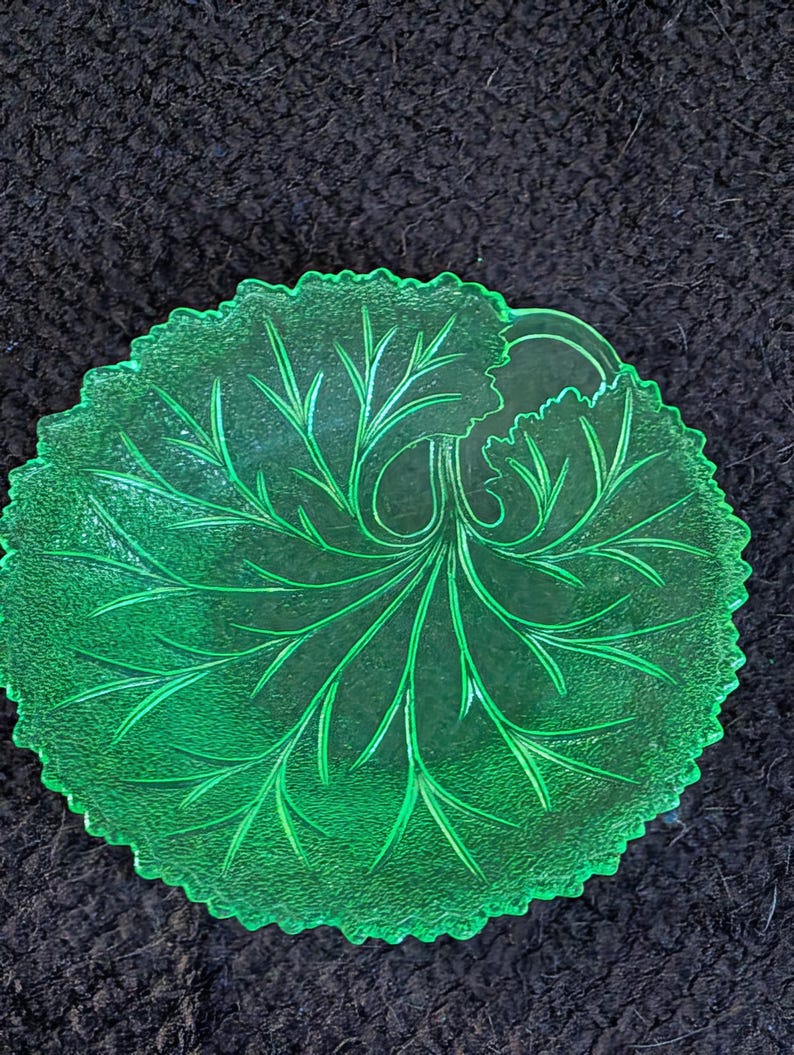 Pebble Leaf Uranium Glass Plate - Etsy