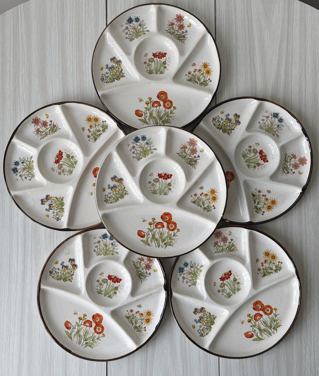 6 Flat Plates With Compartments, Flower Decoration. Compartmented ...