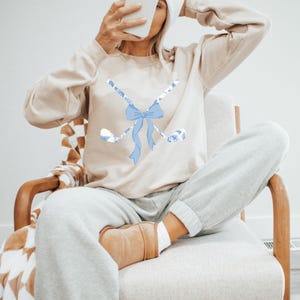 Blue Floral Golf Gifts for Women Preppy Golf Clothes Golf Sweatshirt ...
