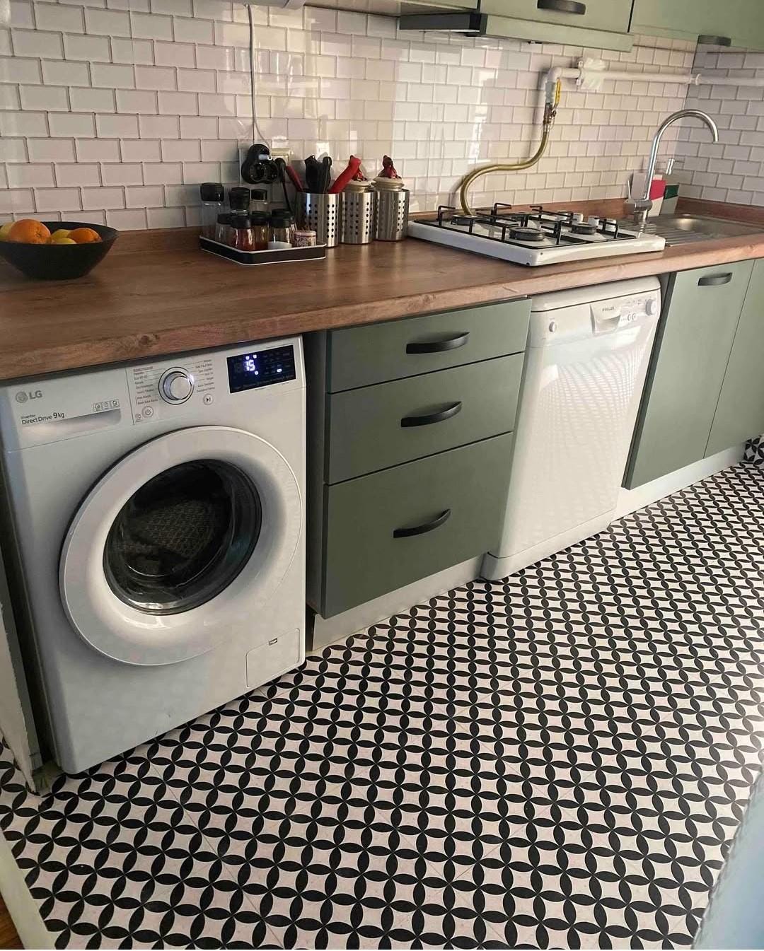 Monochrome PVC Floor Tiles: Self-adhesive Vinyl Peel Stick (30cm X 30cm ...