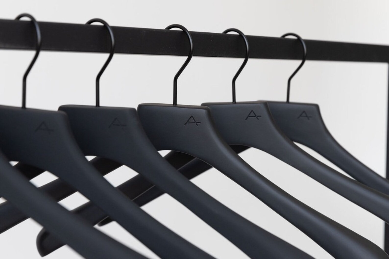 10 Pcs Midnight Black Handmade Rubber Hangers, Hangers for Suits ...