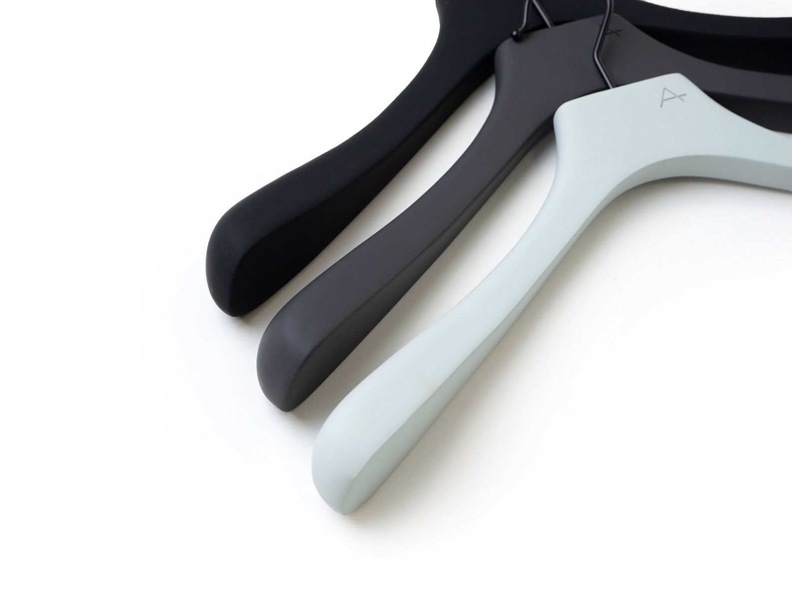 10 Pcs Midnight Black Handmade Rubber Hangers, Hangers for Suits ...