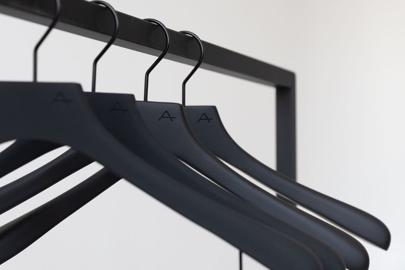 10 Pcs Midnight Black Handmade Rubber Hangers, Hangers for Suits ...