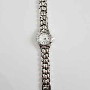 Ladies Vintage Elegant Citizen Quartz WR50 Watch With Date Indicator ...