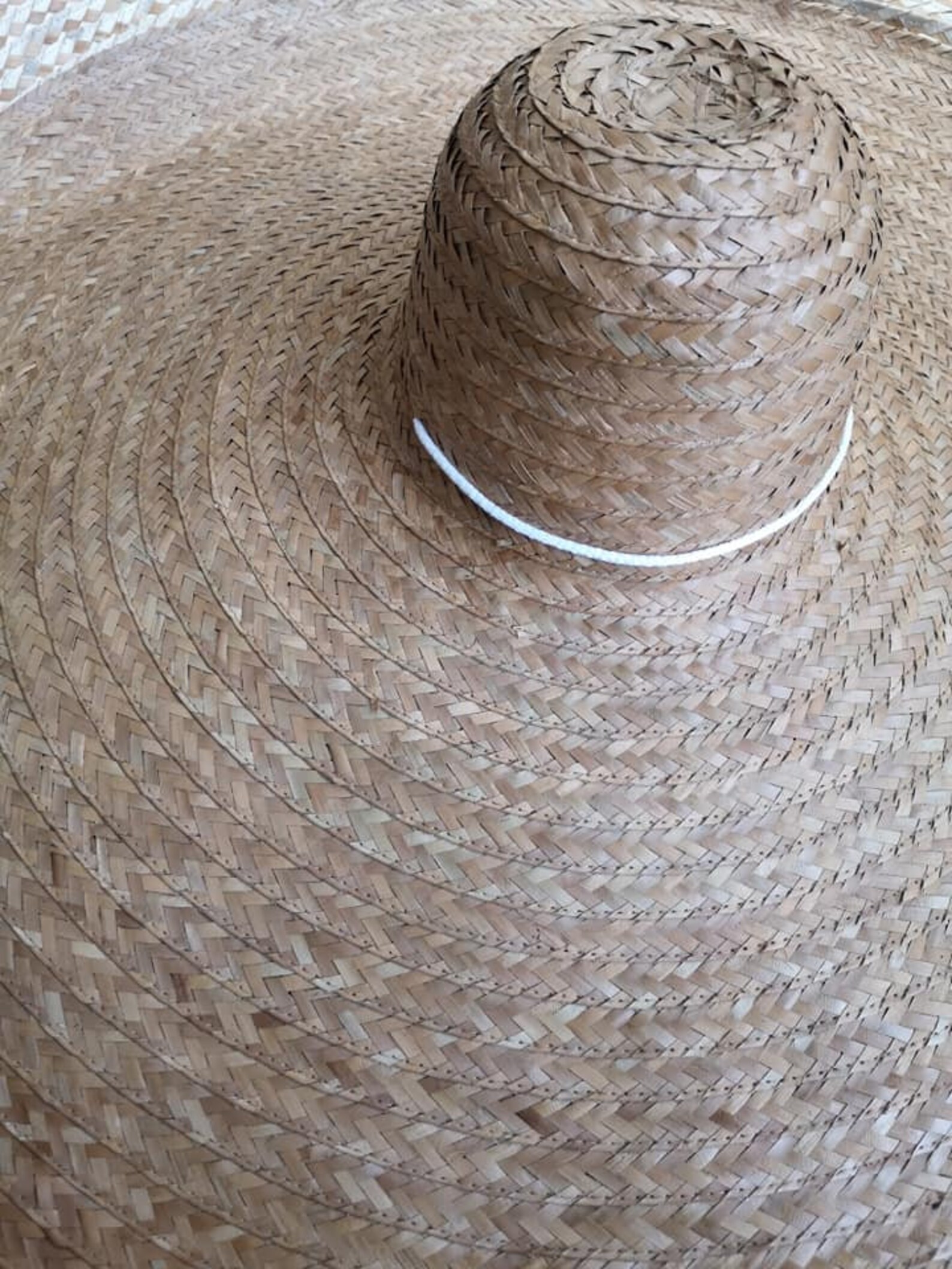 Giant Straw Sun Hat - 35" / 89 Cm Extra Wide Brim Beach Hat Hand Woven - Oversized Straw Hat ...