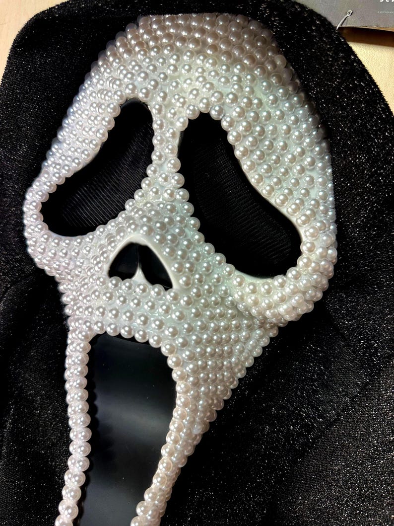 Ghostface Scream Pearl Bling Crystal Mask Halloween Horror Fancy Dress ...