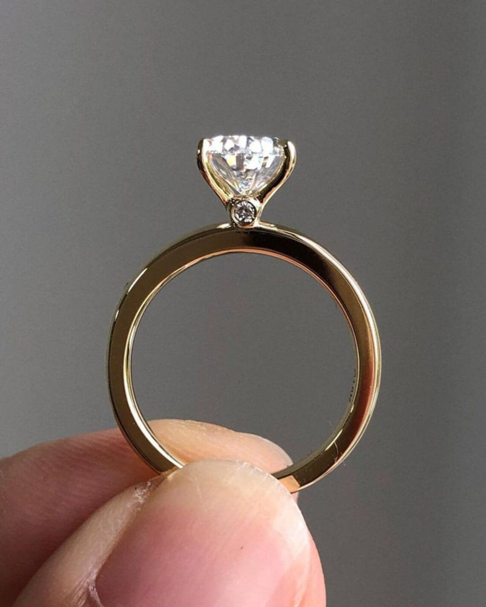 Anillo nupcial de moissanita ovalada de 1,5 ct: anillo de aniversario ...