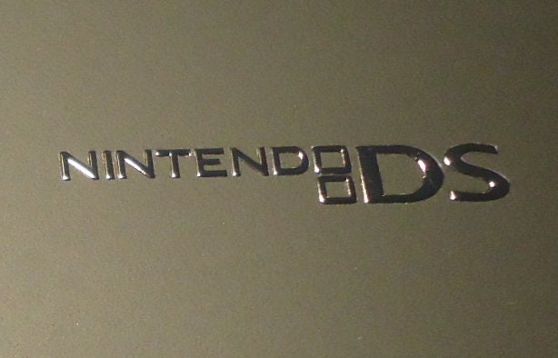 Nintendo DS Label / Aufkleber / Sticker / Badge / Logo 29mm X 4mm 176 ...