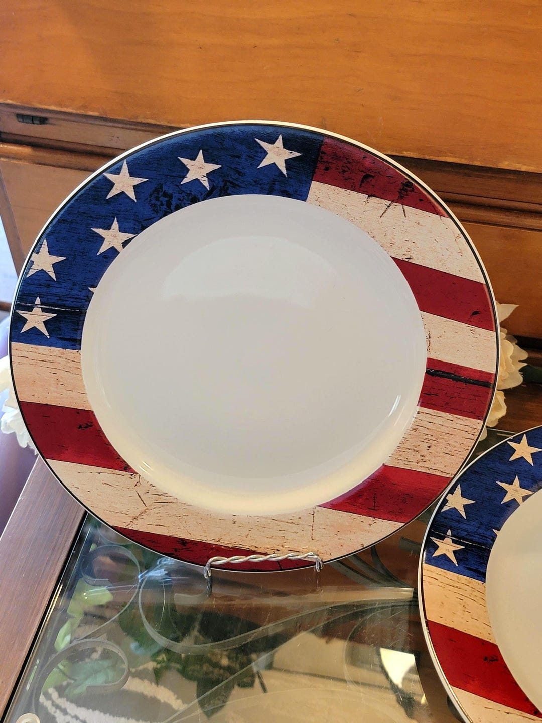 Sakura "colonial" Patriotic Plates Set of 2 - Rustic American Flag ...