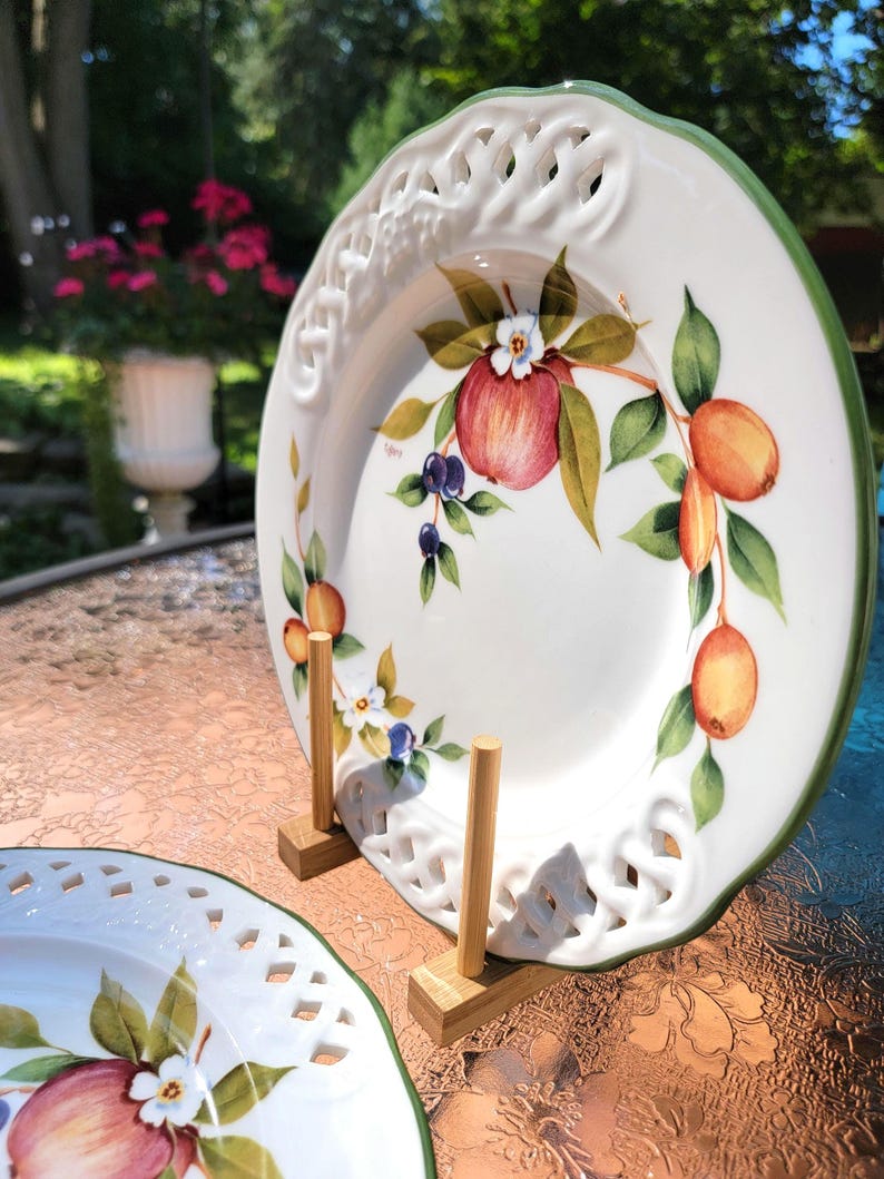 Brunelli "tiffany" Dinner Plates – Italian Pierced Lattice, Fruit Motif ...