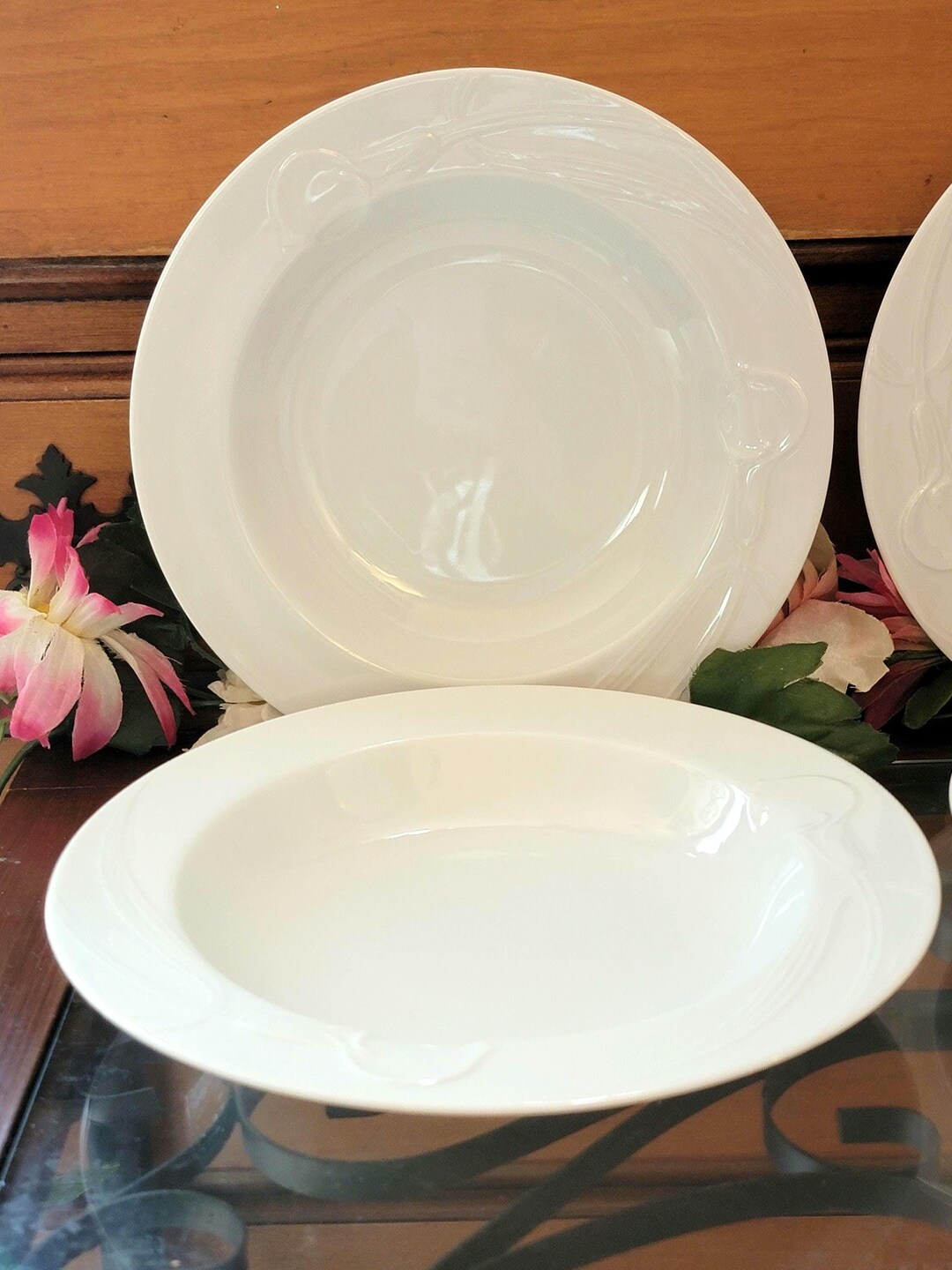 Mikasa Flair Porcelain Soup Bowls - Embossed Calla Lily Rim, Set of 4 ...