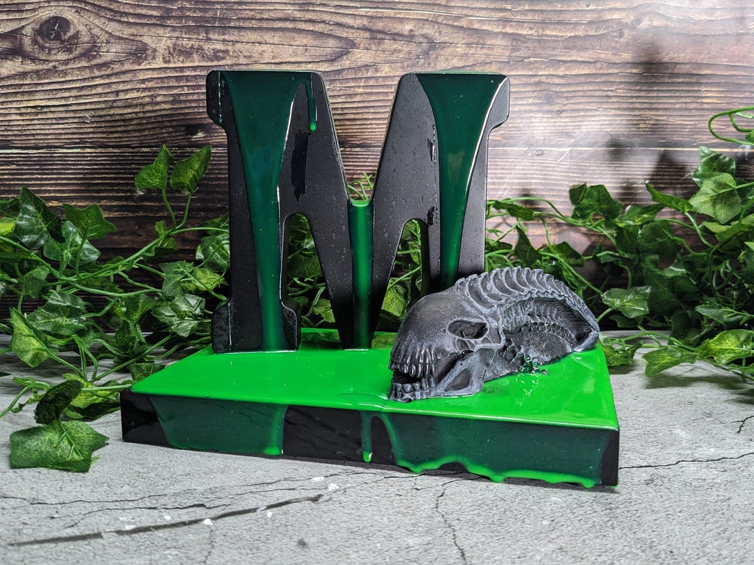 Alien / Xenomorph Resin Letter Custom Skull Ornament - Etsy