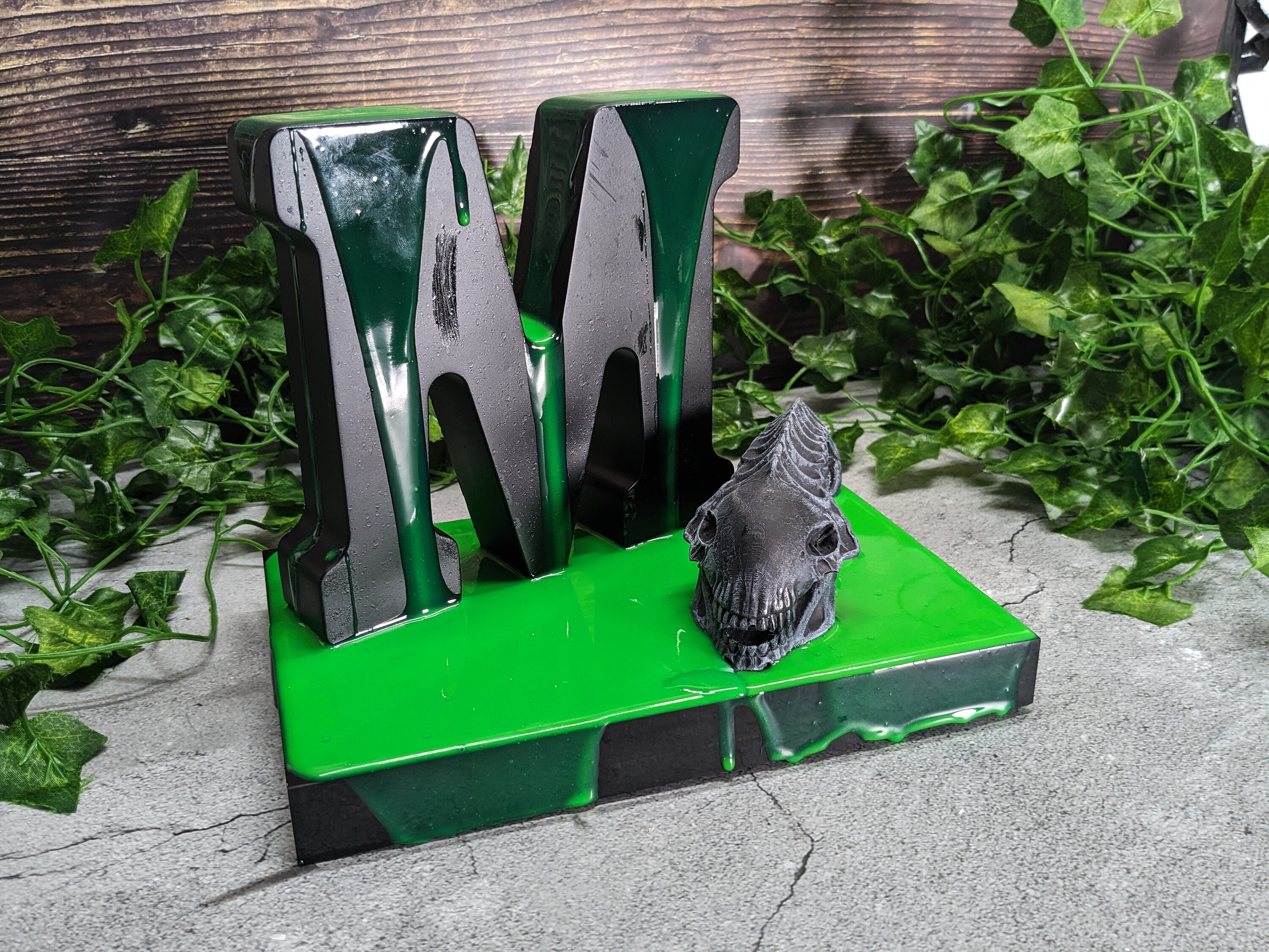 Alien / Xenomorph Resin Letter Custom Skull Ornament - Etsy