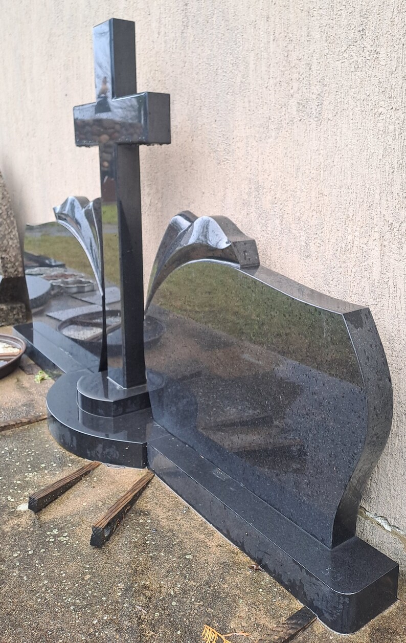 Headstone, Grave Stone, Granite Memorial. Grabstein. Lápida Sepulcral ...