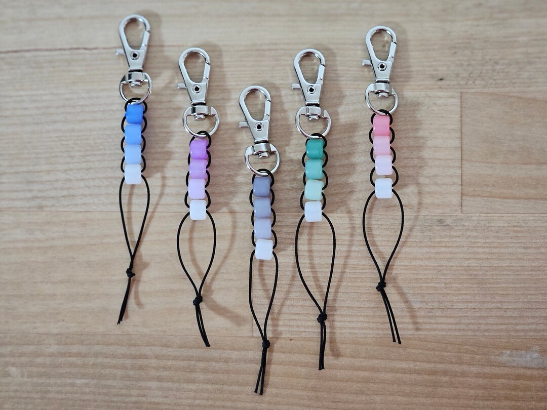Fidget and Pull Mini Keychain - Etsy