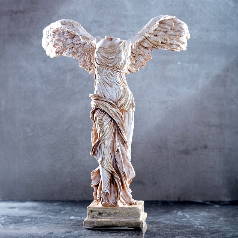 Winged Victory of Samothrace Statue: Ancient Greek Goddess Nike ...