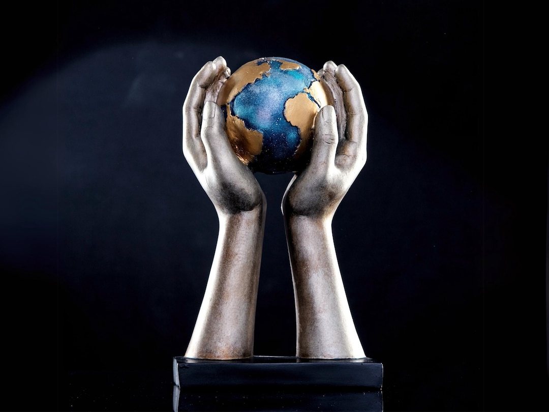 Decorative Hands Holding the Earth Globe Statue, Vintage Style World ...