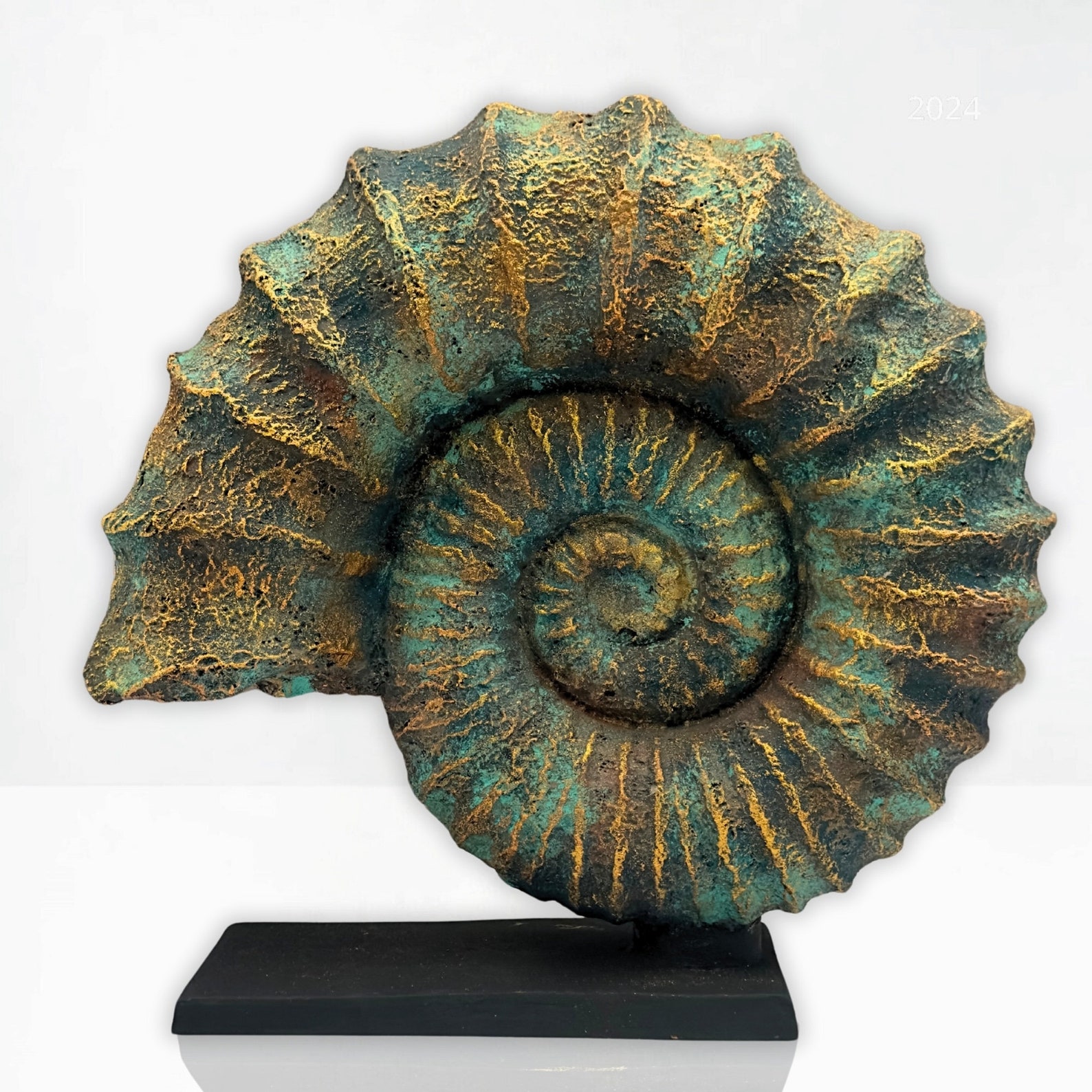 Hand-painted Ammonite Fossil Statue: Aquarium and Beachy House Sea ...