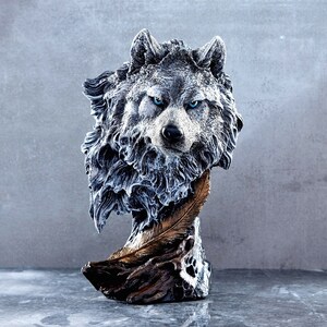 Decorative Gray Wolf Bust Statue, Handmade Canis Lupus Sculpture With ...