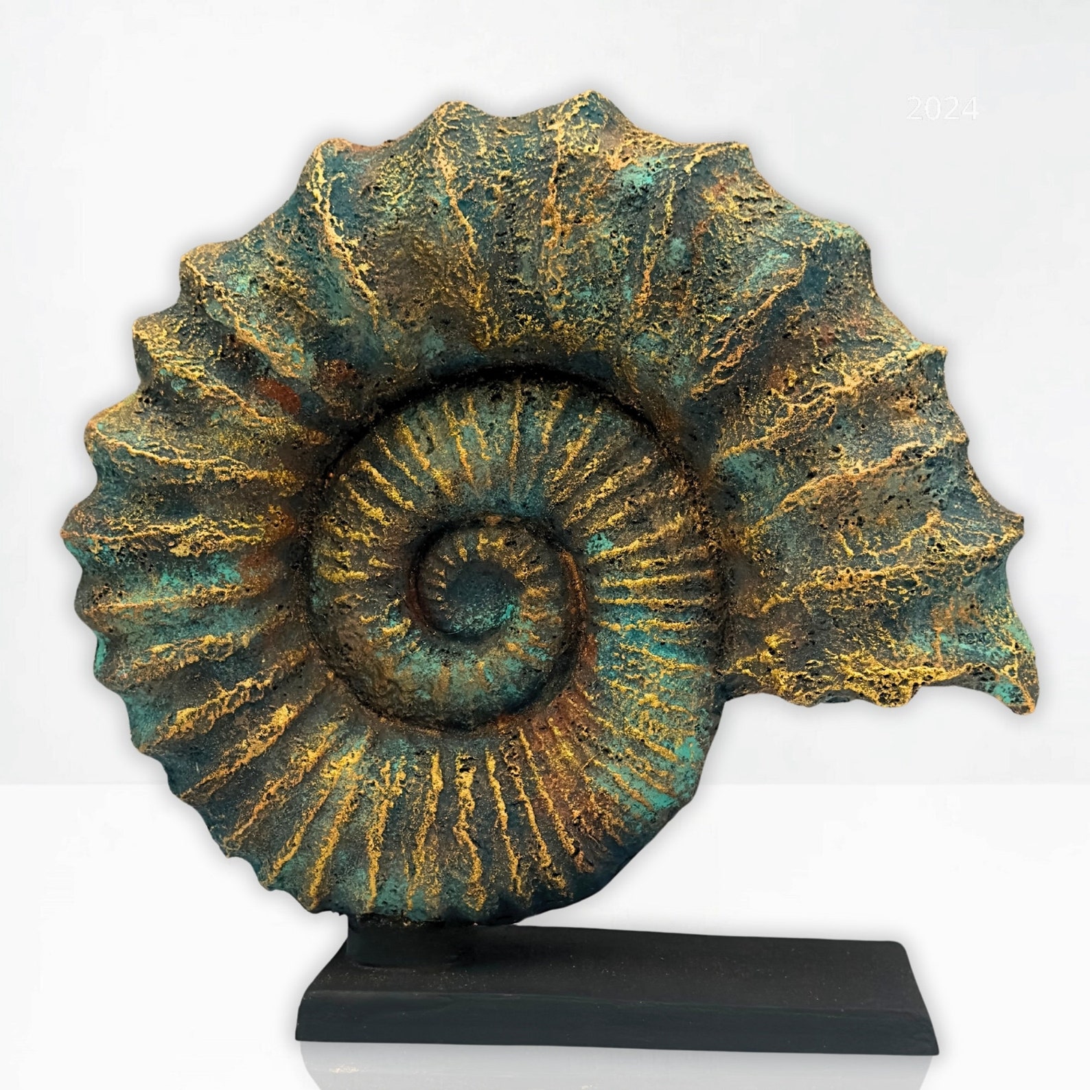 Hand-painted Ammonite Fossil Statue: Aquarium and Beachy House Sea ...