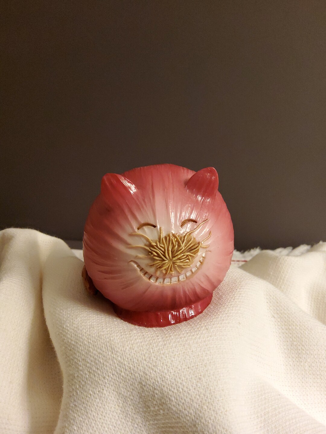 Red Onion Cat Figurine - Etsy