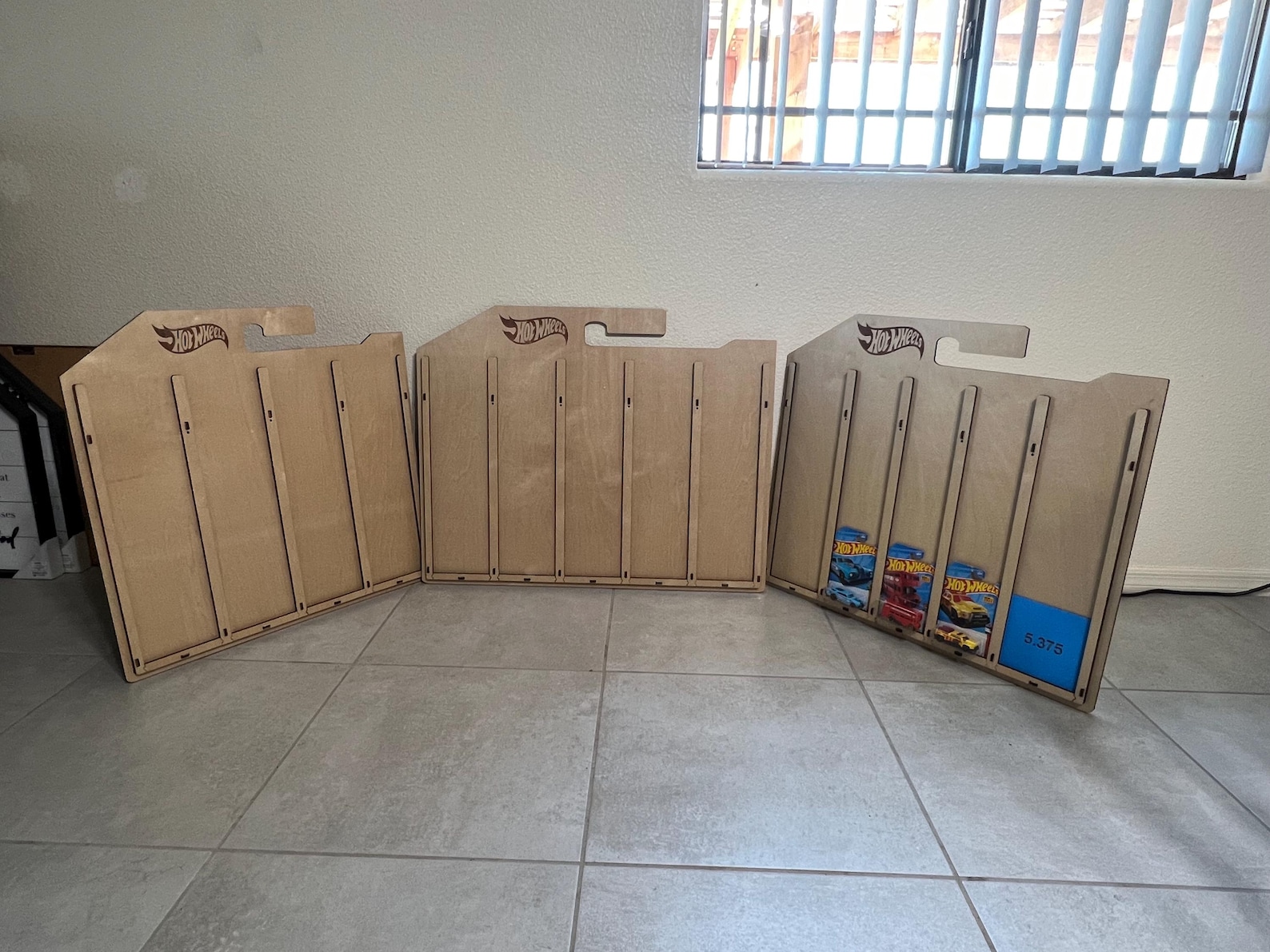 Premium Cars Storage Rack. Toy Car Collection Display Them.4 Collum 5 ...