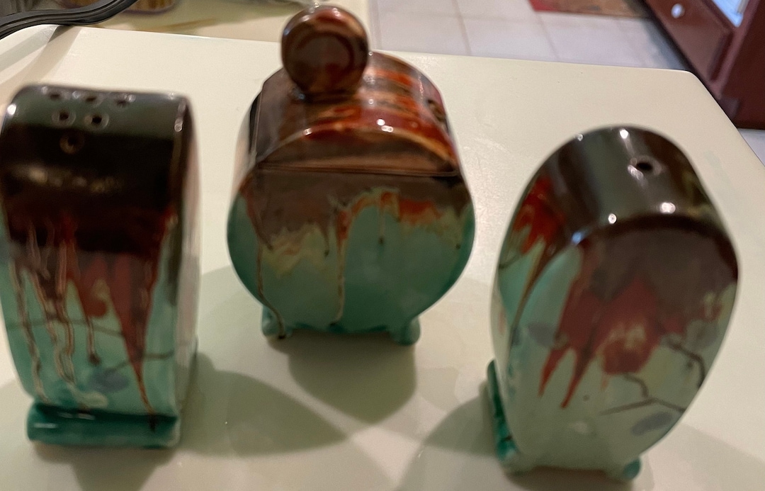 Stunning Clarice Cliff Bizarre Trio. Bon Jour Salt and Pepper Shakers ...