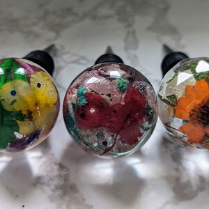 Resin Wine Stoppers With Real Pressed Flowers, Housewarming Gift ...