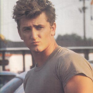 Original Vintage Mini Poster / Magazine Clipping - Sean Penn (at Close ...