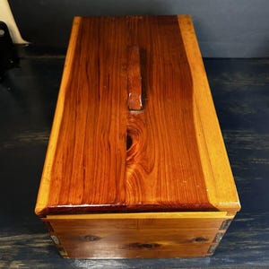 Vintage Hand Made Dovetail Cedar Wood Box With Lid . Gorgeous Glossy ...