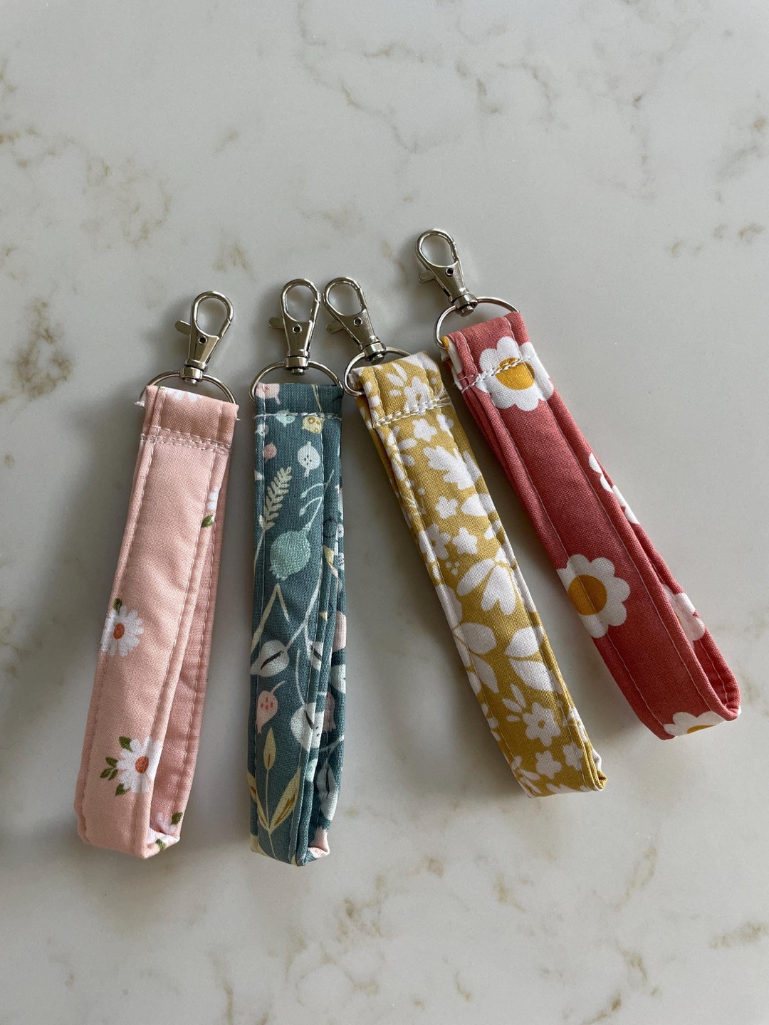 Floral Wristlet Keychain Bundle 4 Pack, Key Fob Wristlets, Cute Floral ...