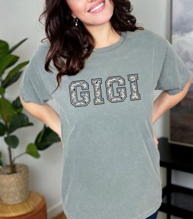 Floral Gigi T-shirt: Comfort Colors Grandma Tee - Etsy