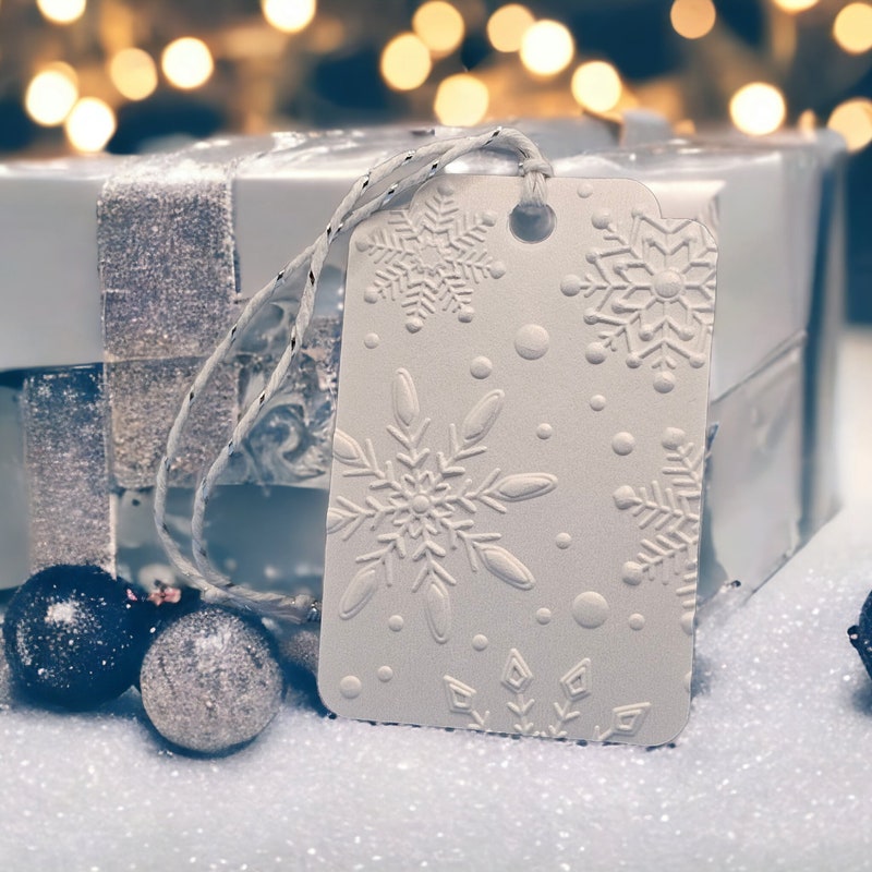 Hanging Gifts Tags - 60+ Gift Ideas for 2025