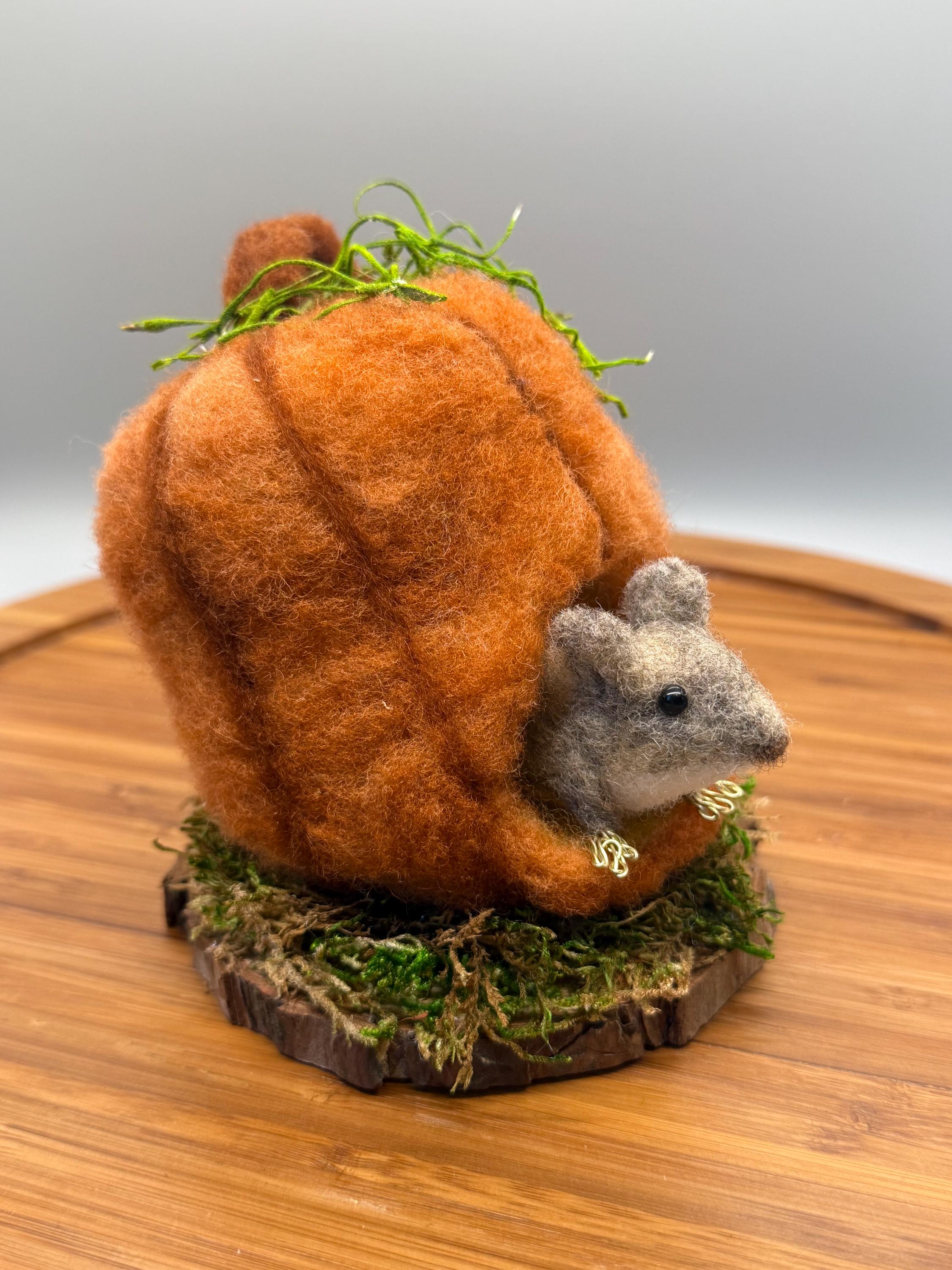 Needle Felted Pumpkin With Mouse Peeking Out - Etsy