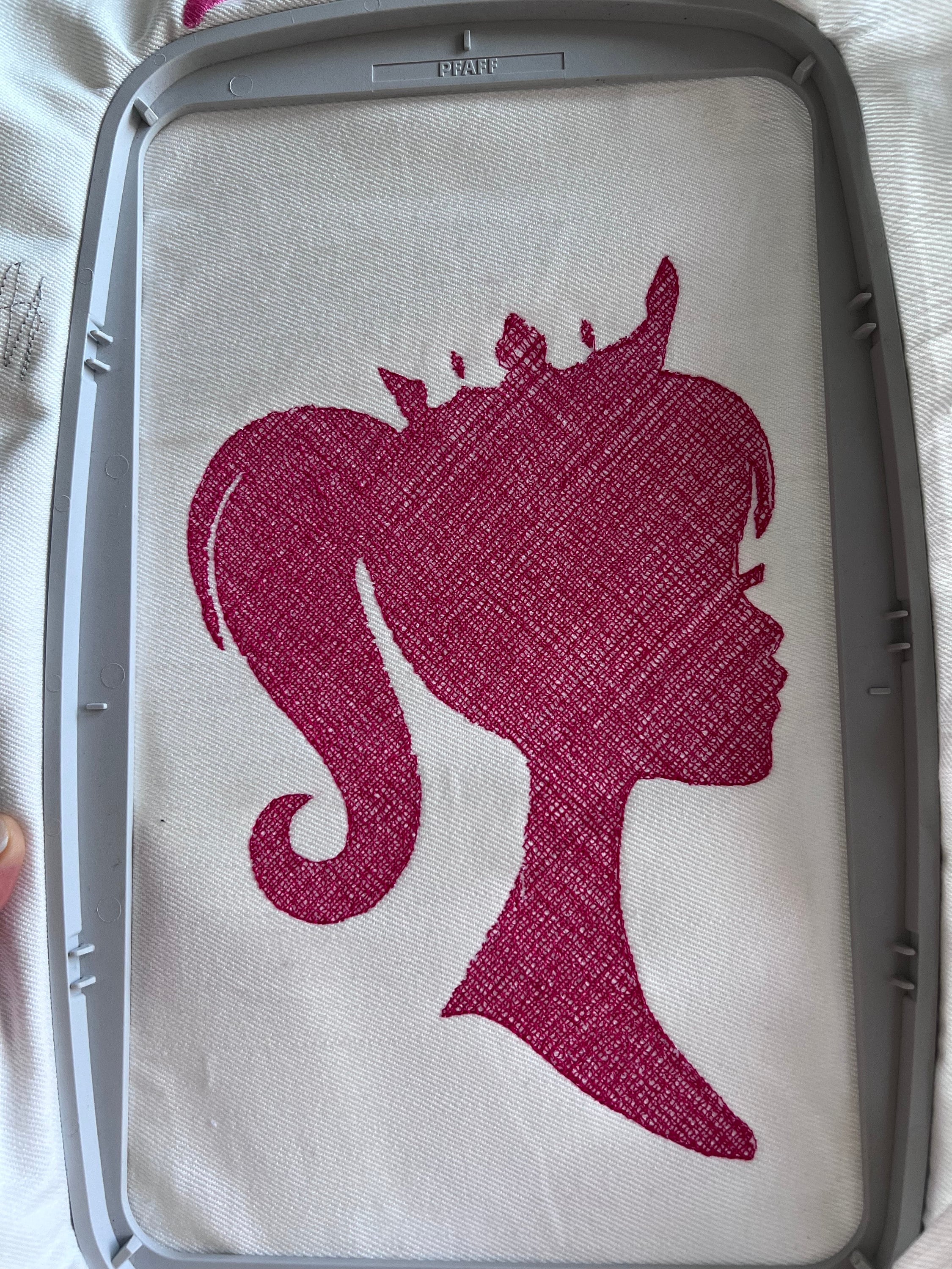 5 Sizes Barbie Head With Crown Machine Embroidery Designs, Barbie ...
