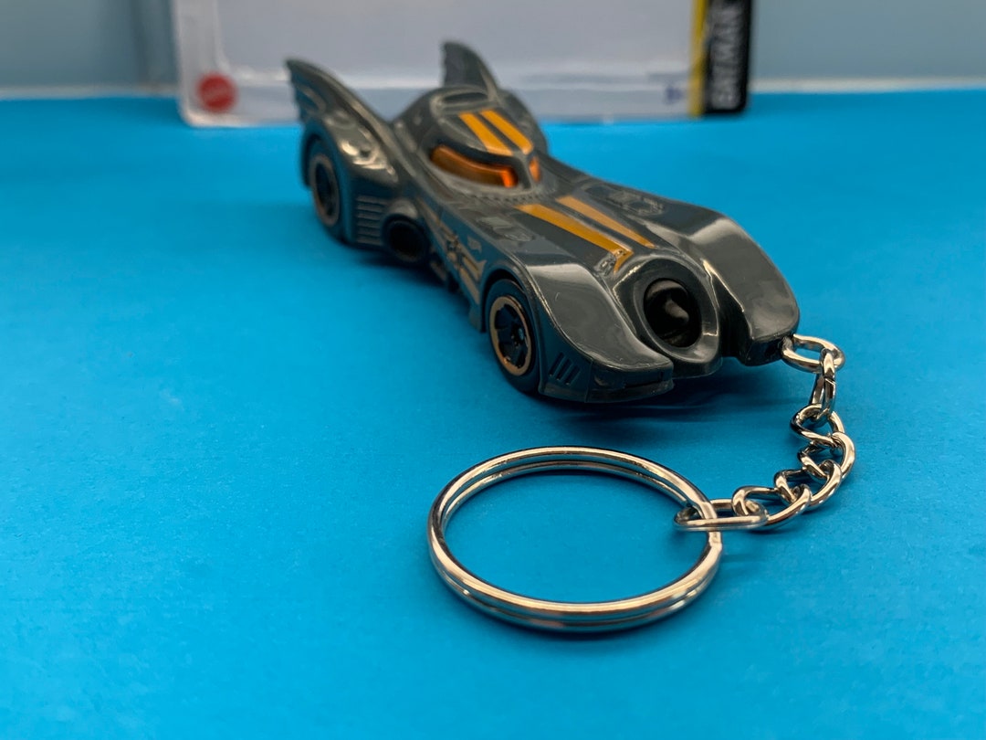 Hot Wheels 95 Batman Batmobile DC Comics Keychain - Etsy